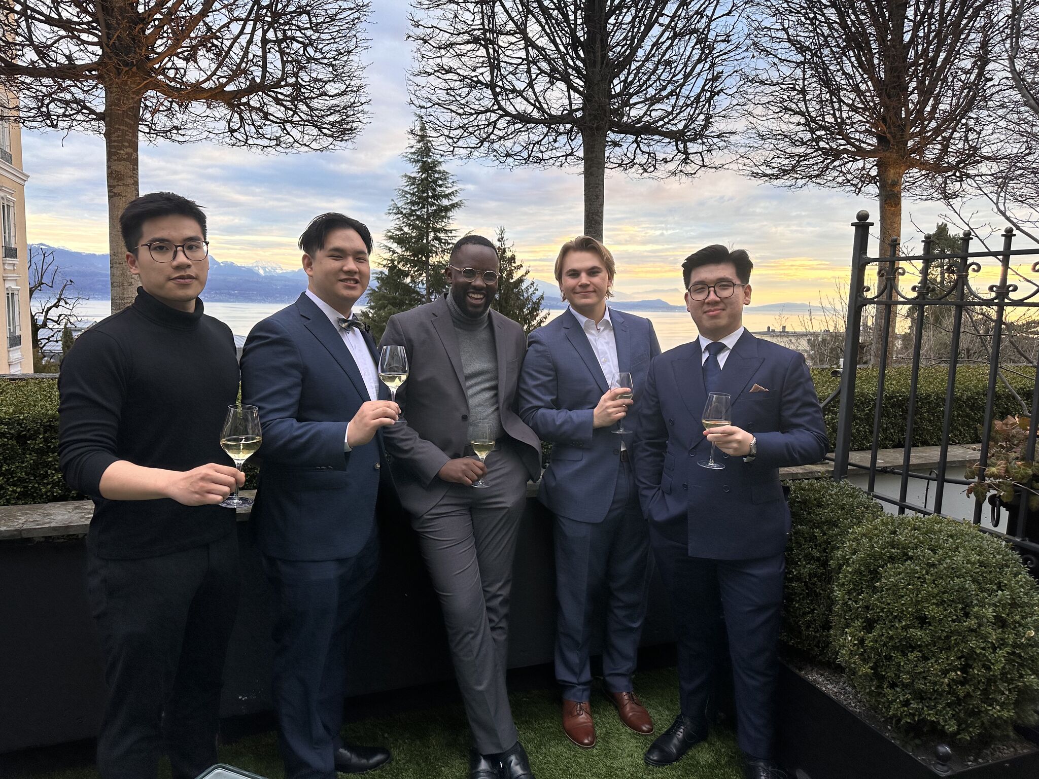 นักศึกษาวิทยาลัยดุสิตธานีนำเสนอนวัตกรรมแก้ไขปัญหานักท่องเที่ยวล้นเมือง ...