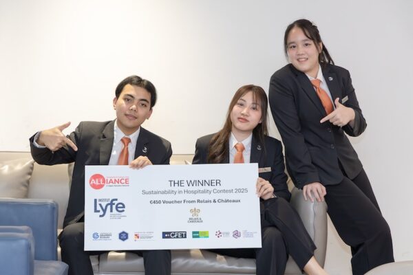 นักศึกษาวิทยาลัยดุสิตธานีสร้างชื่อระดับอินเตอร์ฯ คว้ารางวัลใหญ่ Sustainability in Hospitality ...
